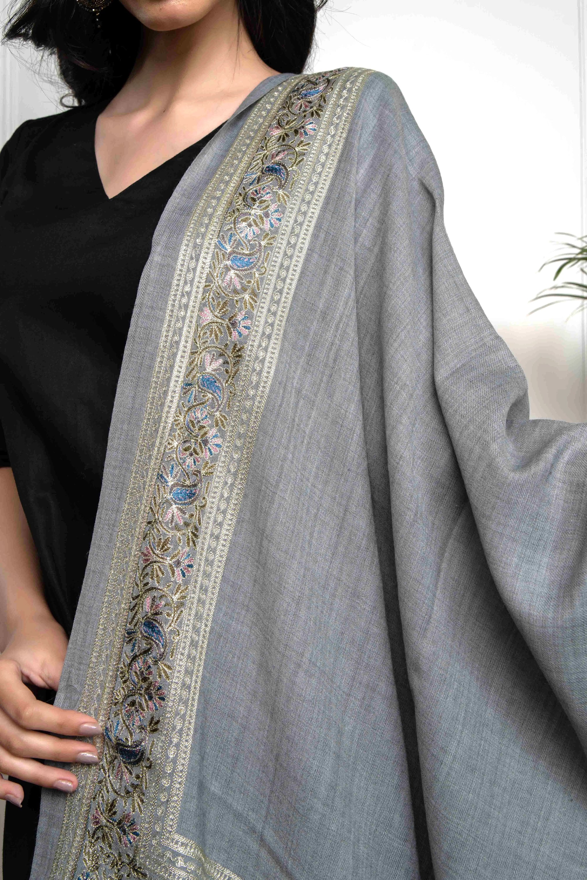 Grey Ambi Border Nalki embroidery Fine Wool Blend Stole