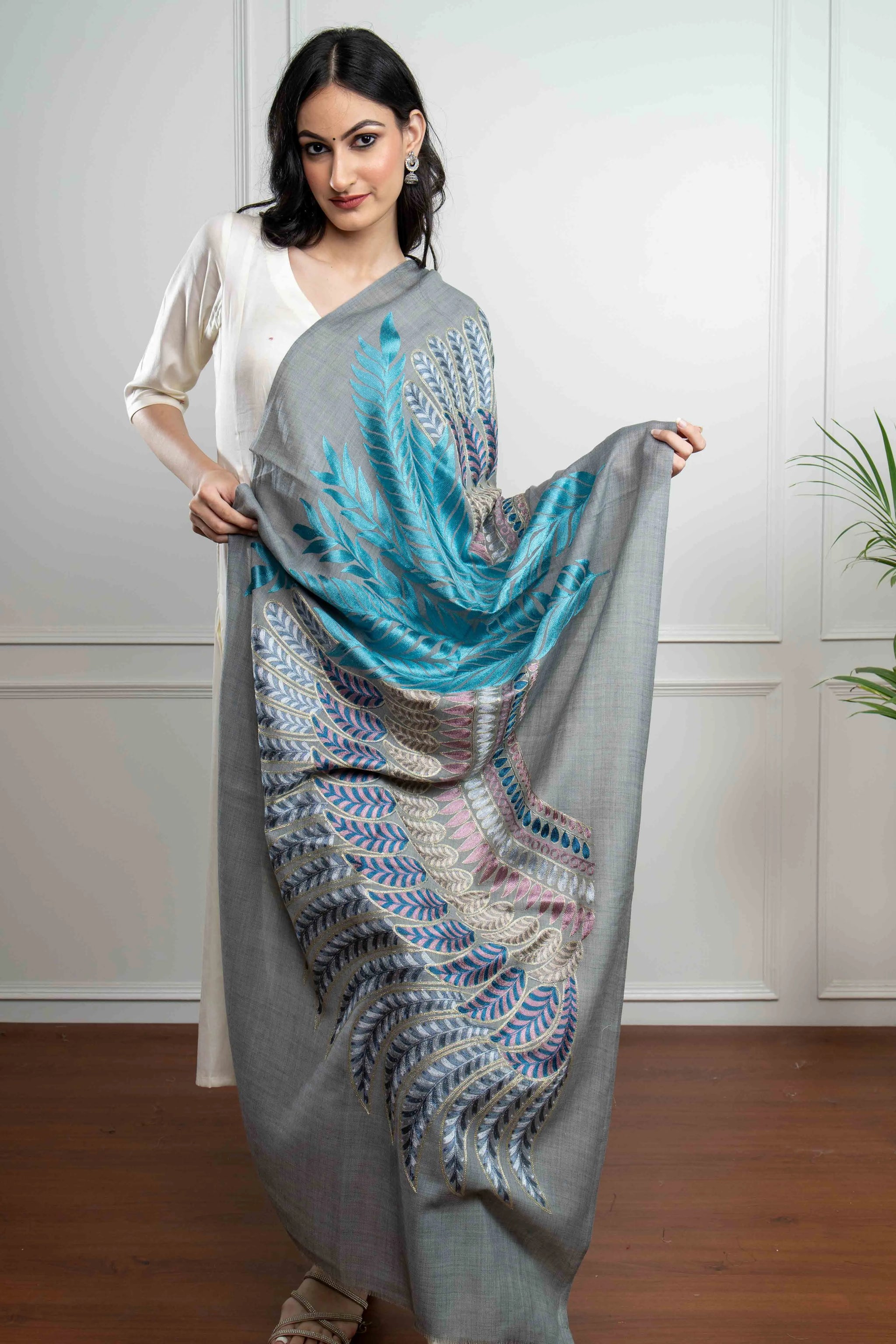 Grey Wing Motif with Feathers Nalki embroidery Fine Wool Blend Stole